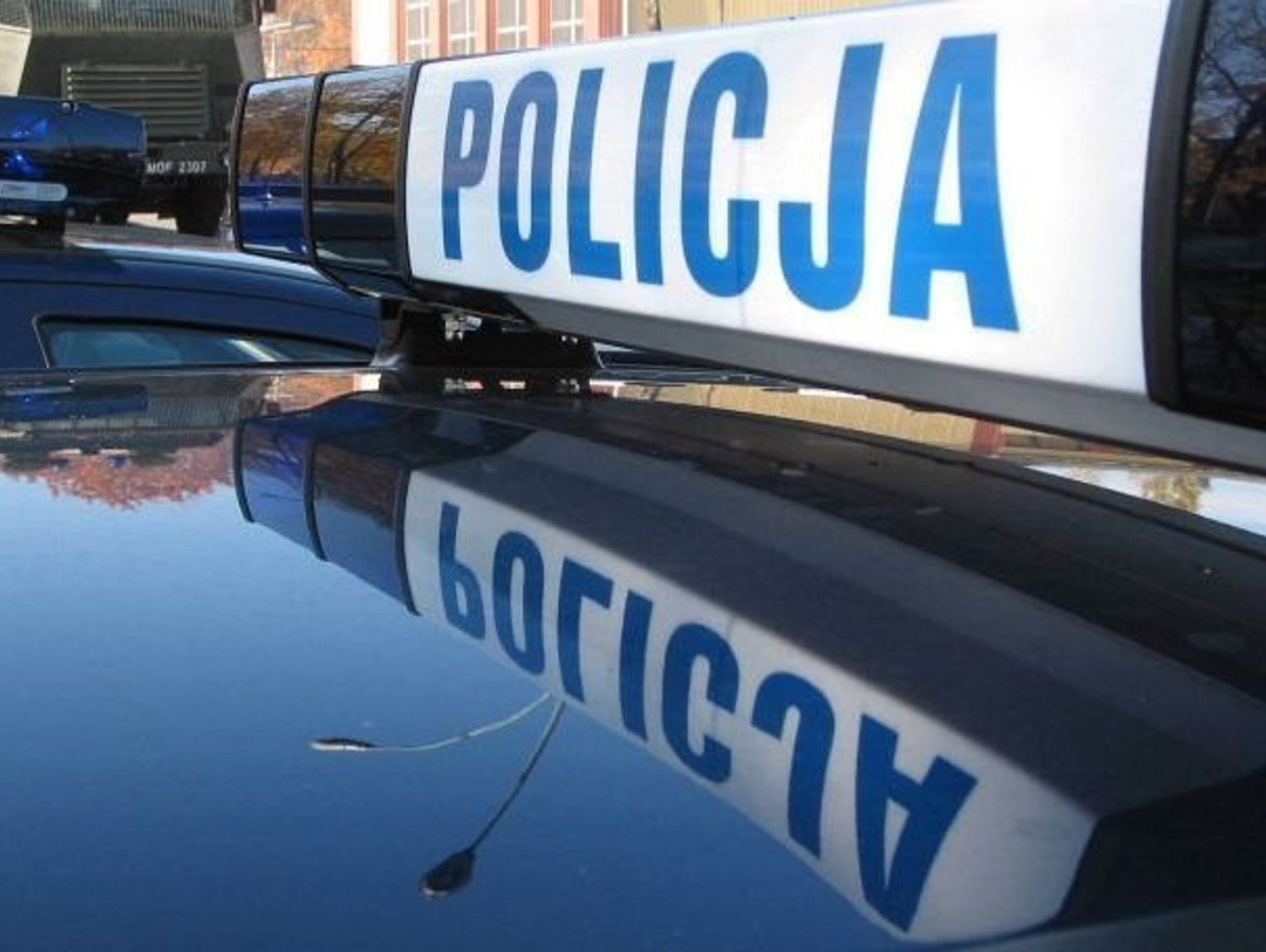 Auto osobowe dachowało na autostradzie A1